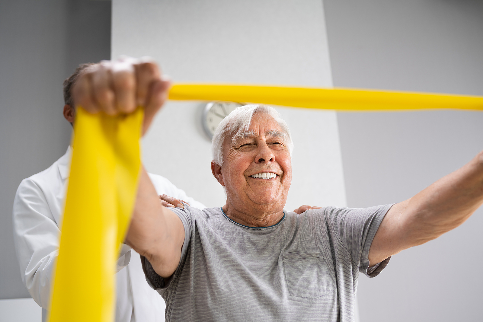 7 Effective Seated Resistance Band Exercises for Seniors - Senior ...