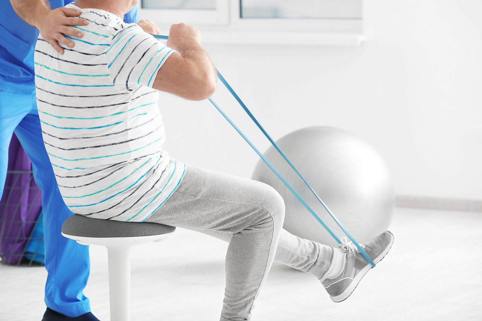 6 Seated Hip Exercises to Help Seniors Improve Strength & Flexibility ...